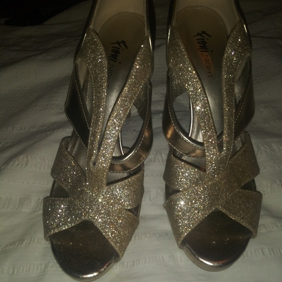 FIONI Clothing | Shoes | Fioni Gold Glitter Heels Womens 75 | Poshmark